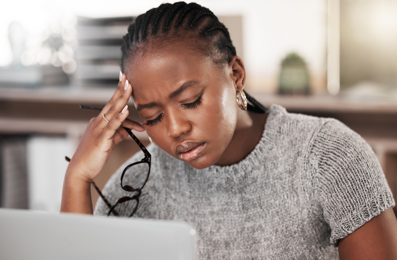 Why Can I Suddenly See Better Without My Glasses? | Broadway Eyecare